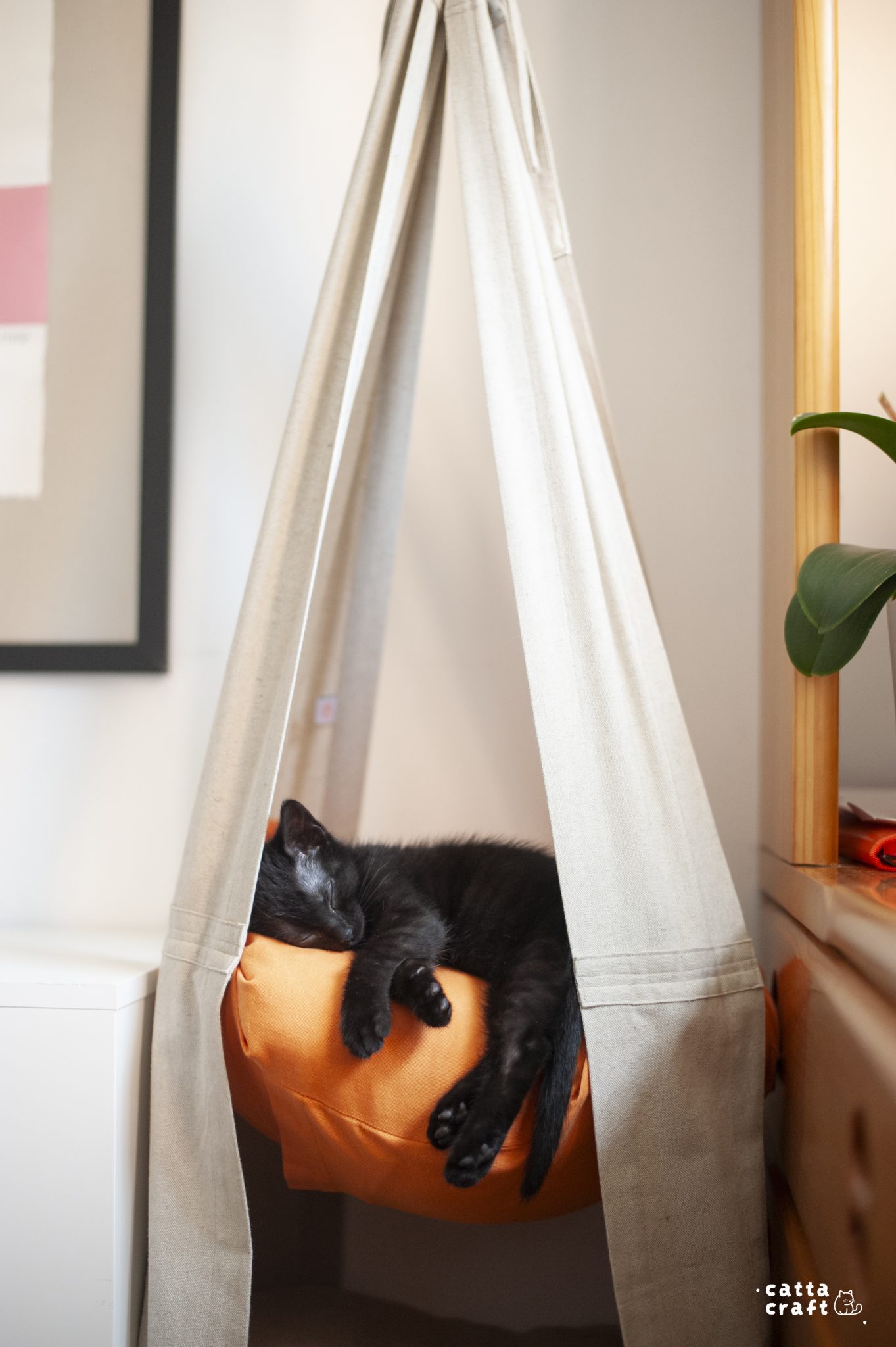 The Double Cat Swing - Cattacraft - Cozy Fun for Two Cats!