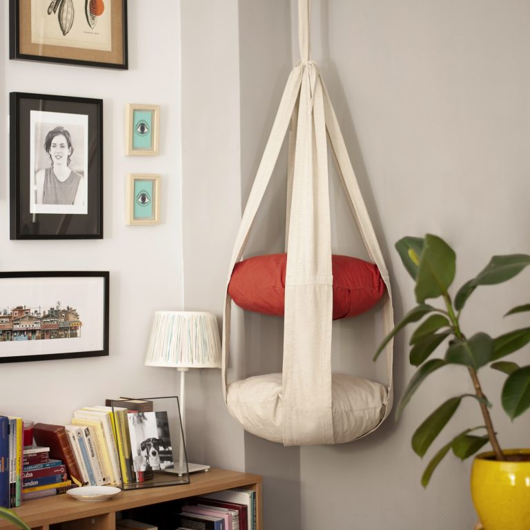 The Double Cat Swing - Cattacraft - Cozy Fun for Two Cats!